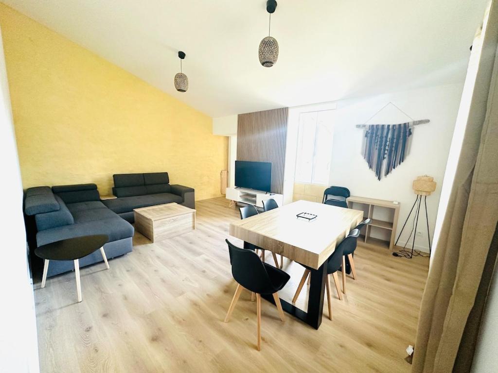 Maison en pierre La Sauve, La Sauve-Majeure (updated prices 2025)