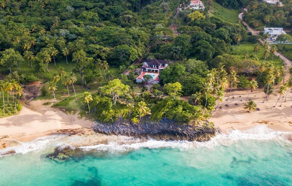 Lives off Colorada Beach, La Colmena (precios actualizados 2026)