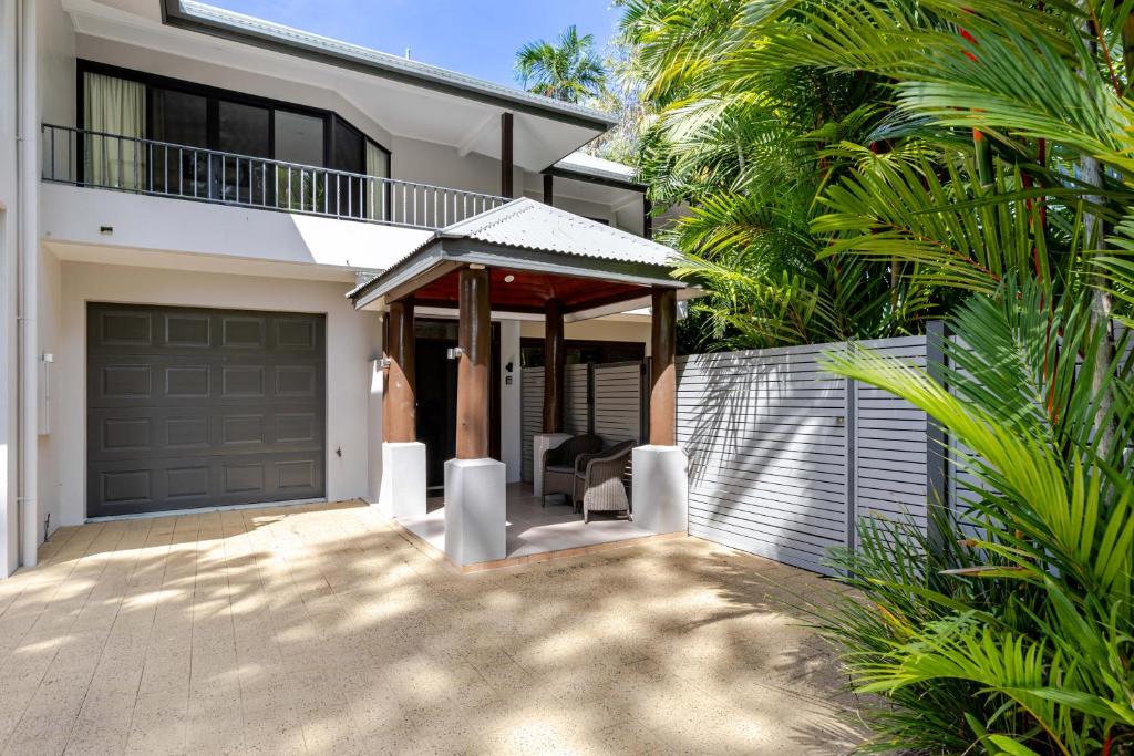 Tropic Villa at 2/42 Garrick Street, Port Douglas (updated prices 2026)