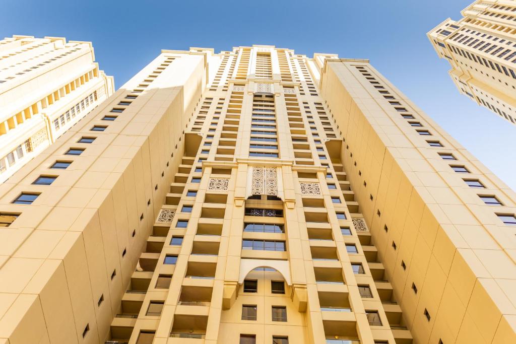 Panoramic sea view & Dubai Eye, Mins to JBR beach, Dubai (updated ...