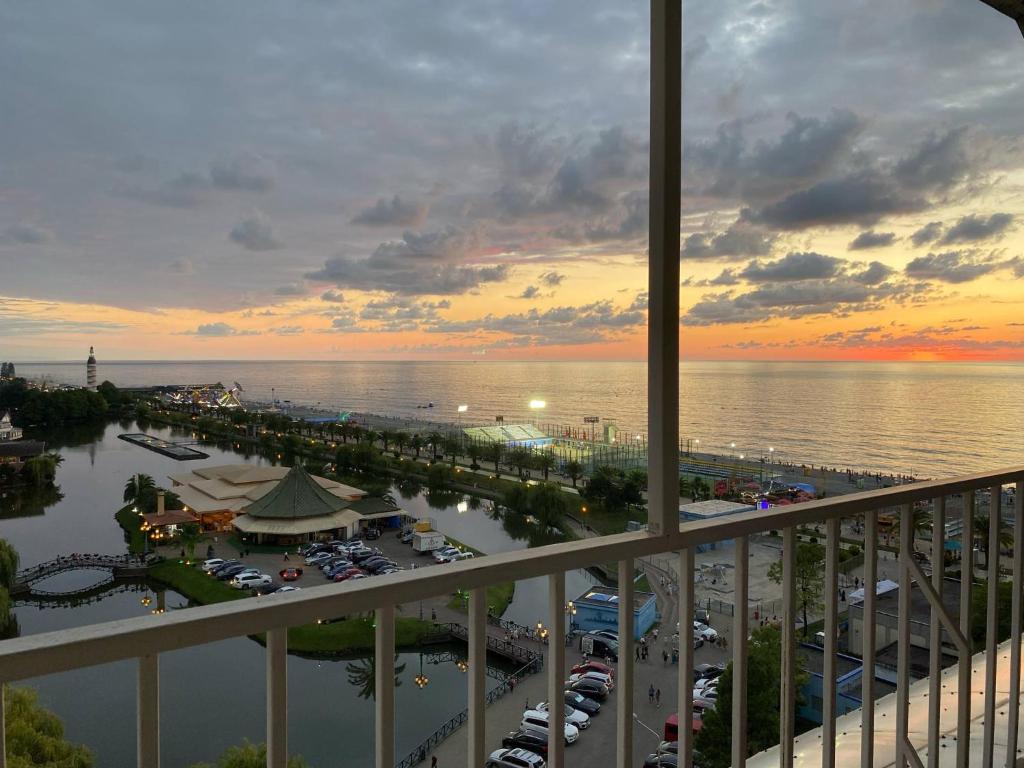 Batumi magnolia, Batumi (aktualisierte Preise für 2025)