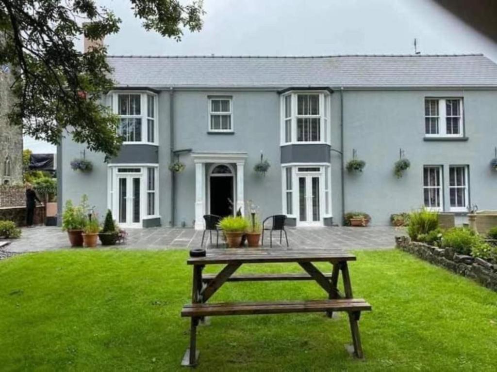OYO Lamphey Hall, Pembroke (updated prices 2026)