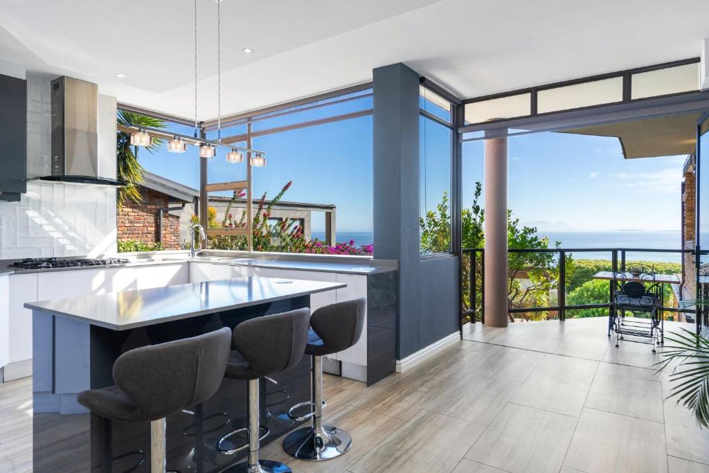 Zaria Sun Family by Host Agents, Cape Town (updated prices 2025)