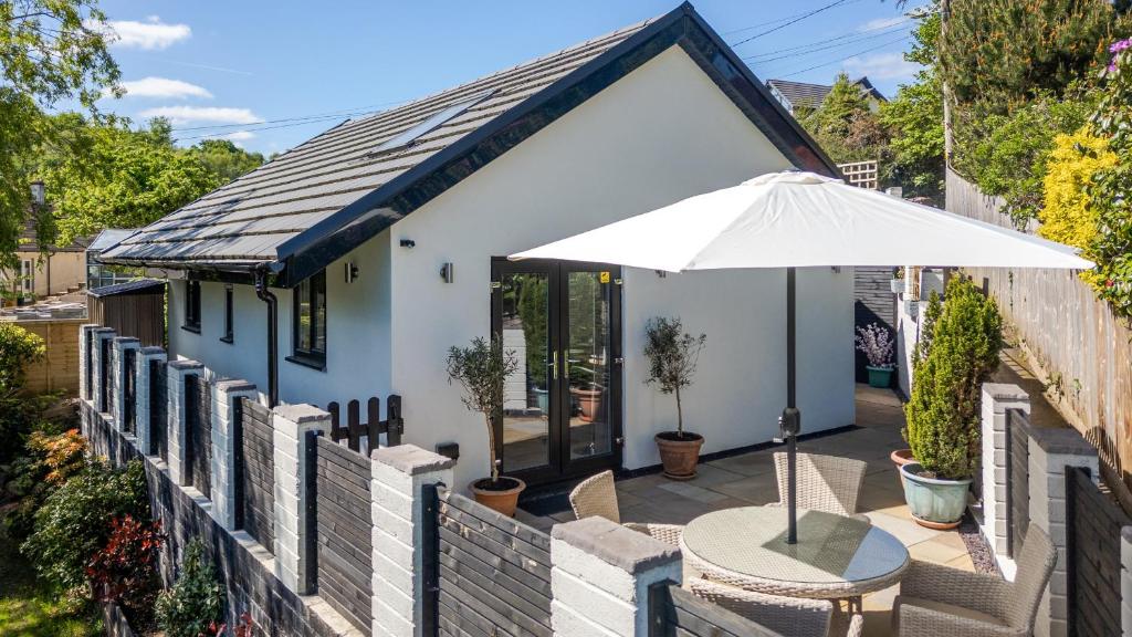 Finest Retreats - Torino Lodge, Newbridge (updated prices 2025)