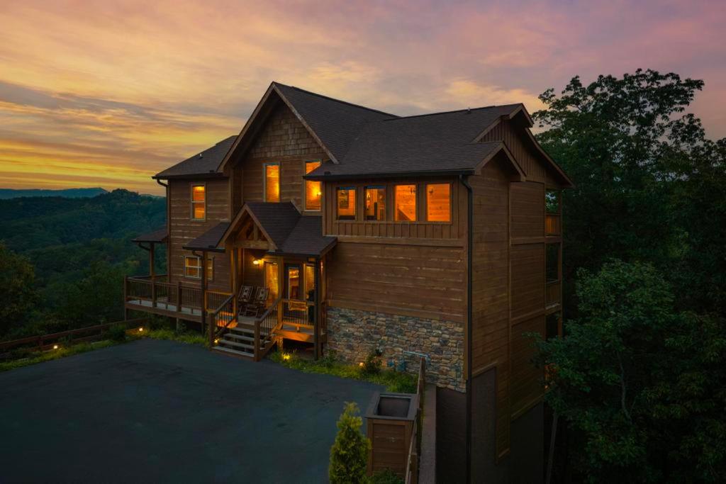 Donwell Manor, free tickets, no catch!, Sevierville (updated prices 2025)