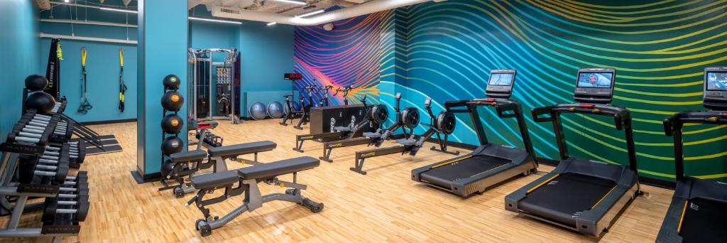 Moxy Cincinnati Downtown, Cincinnati (updated prices 2025)