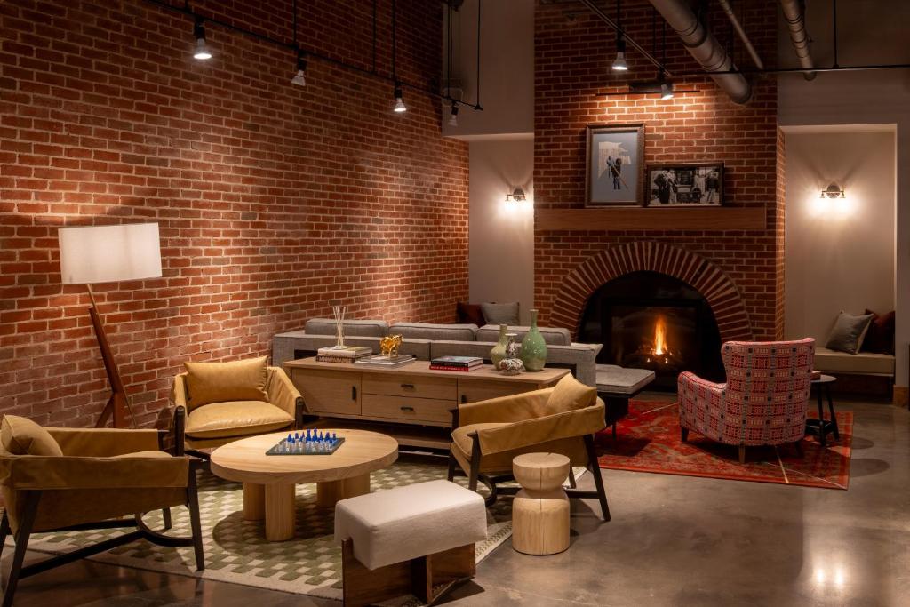 Moxy Cincinnati Downtown, Cincinnati (updated prices 2025)