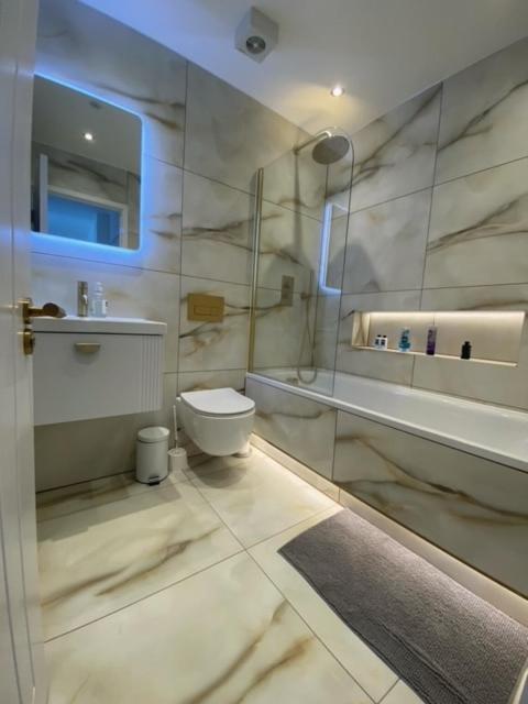 Alhambra House, Modern 2 Bed Flat - F2, Croydon (updated prices 2026)
