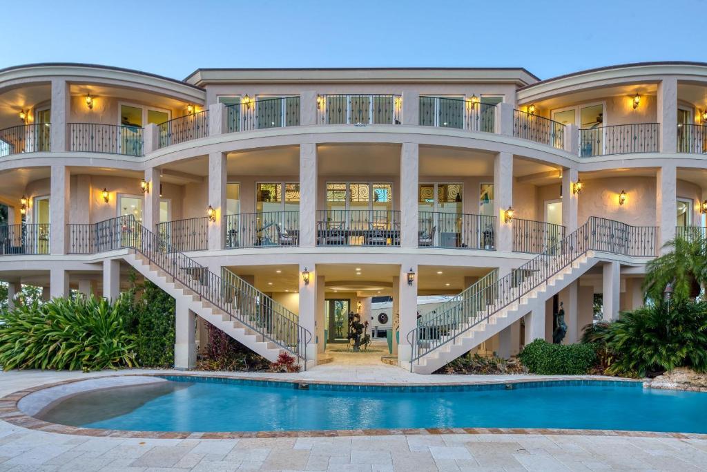 Lux Key Largo Oceanfront 5 Bedroom 4 Bathroom Pool, Jewfish (updated ...