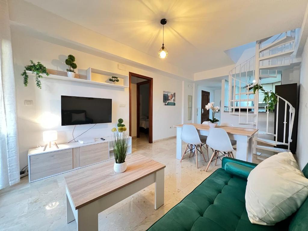 PUSHE Peligros Business & Culture, Peligros (precios actualizados 2026)