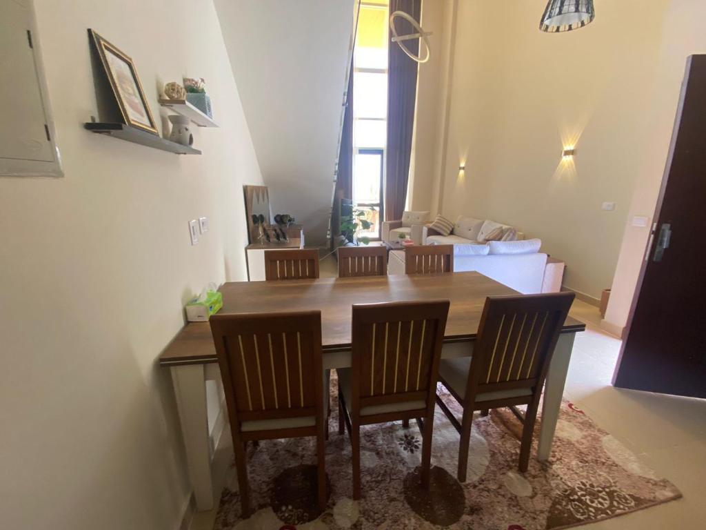 شالية دوبلكس bed rooms 3 AZHA ELsokhna, Banī Ghālib (aktualisierte Preise für 2025)