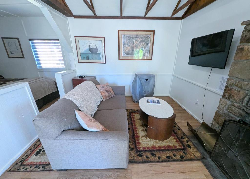 Fox n Bear Cottages Big Bear, Big Bear Lake (updated prices 2025)