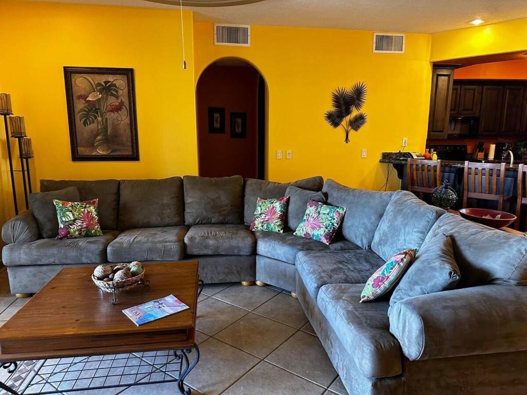 Oceanfront Luxury Condo Sleeps 6, Puerto Peñasco (updated prices 2026)