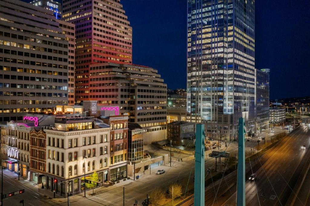 Moxy Cincinnati Downtown, Cincinnati (updated prices 2026)