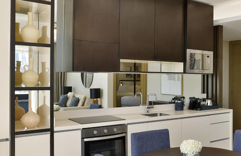 Hilton Bahrain City Centre Hotel & Residences, Manama (updated prices 2025)