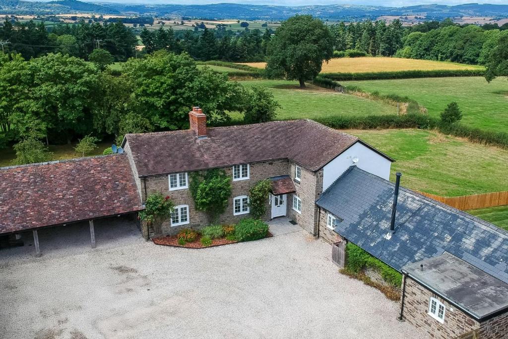 Roundton Farmhouse, Chirbury (updated prices 2026)