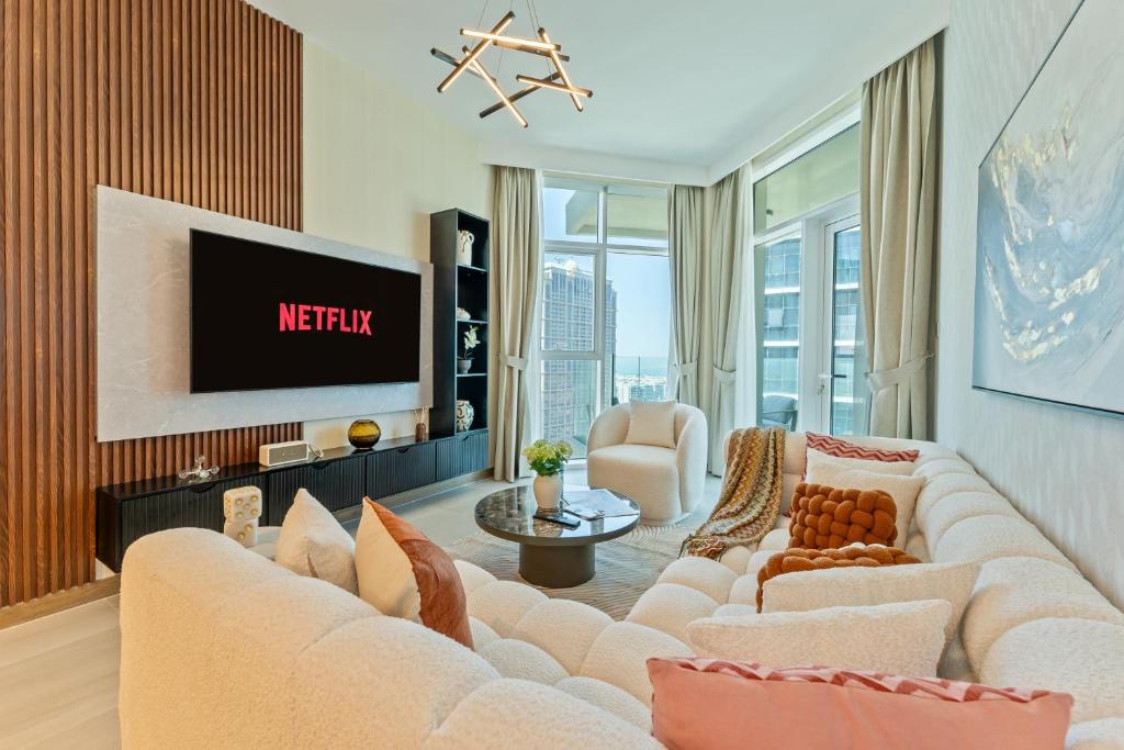 2-BR Missoni Luxury with Stunning Lake View, Dubai (updated prices 2025)