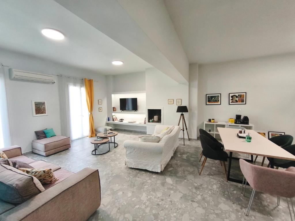 Apartment in Athens Victoria sguare, Athens (updated prices 2025)