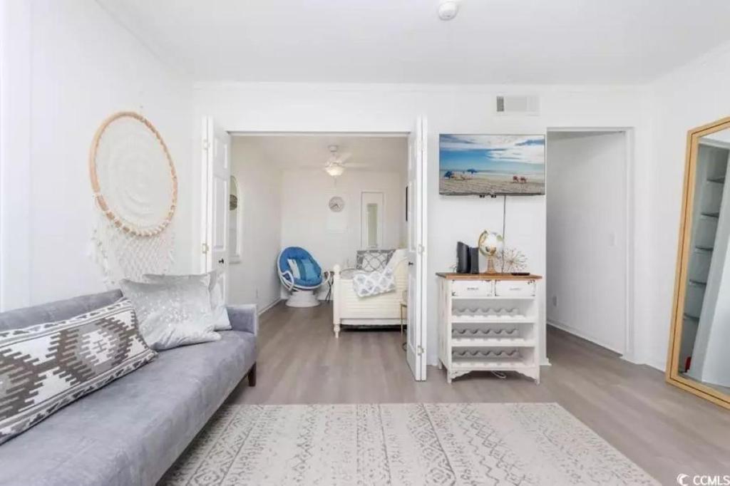 Tiny Home living with Breathtaking Ocean and Marsh Views, Sleep 4 ...