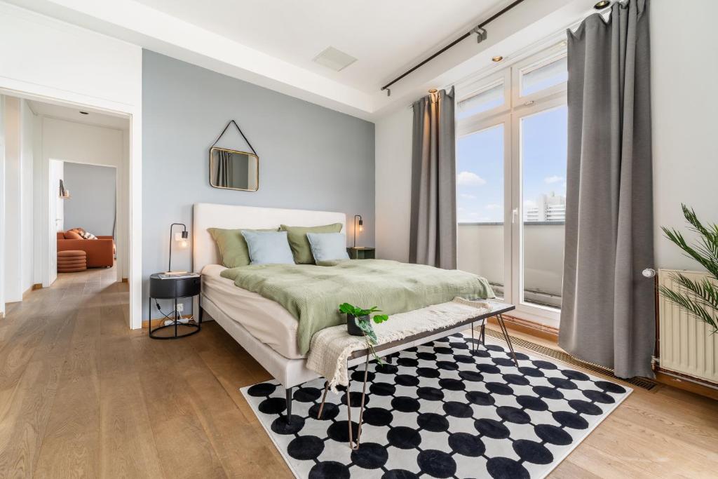 BIG Urban Loft - bis zu 20 Personen - 180qm - 180 Grad Skyline Balkon ...