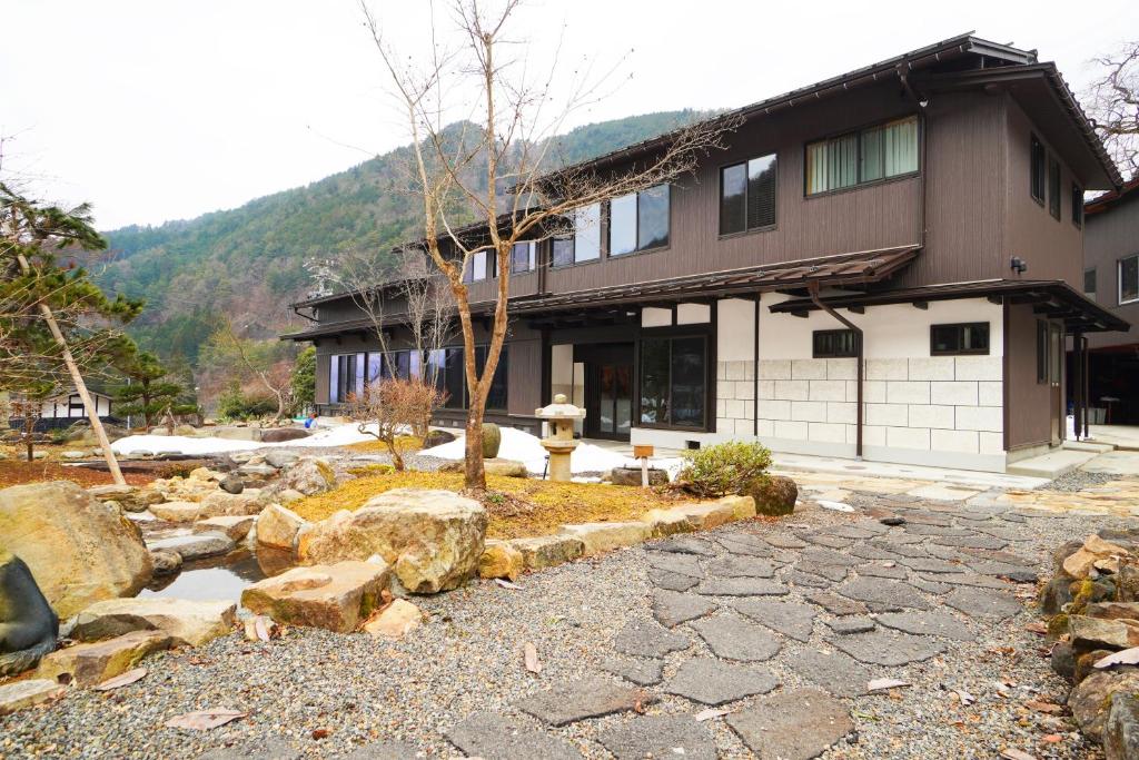 Gujo Shikinnosato, Shirotori (updated prices 2026)