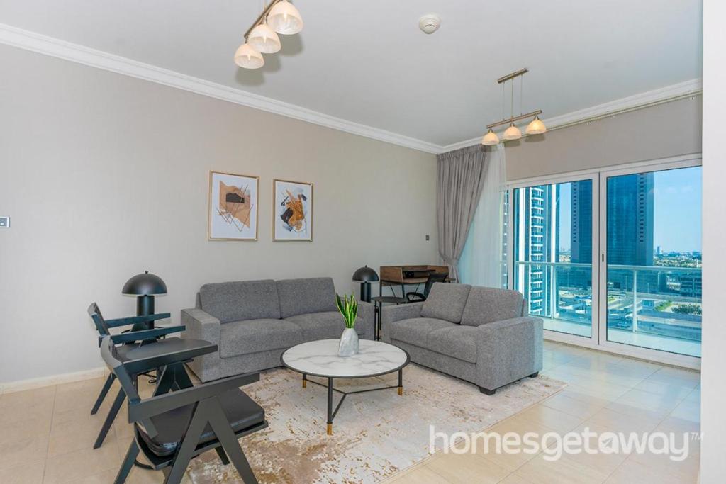 HomesGetaway -Fanciful 1BR Apartment in JLT Lake View, Dubai (updated ...