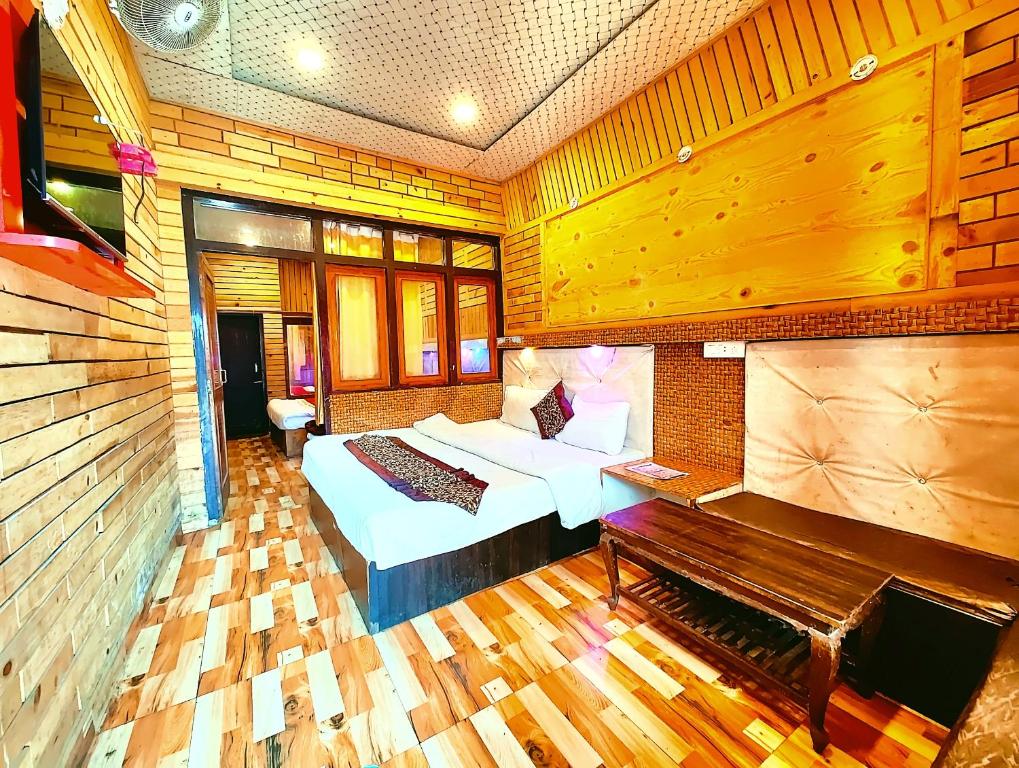 NAINITAL HOTEL NAINI LAKE ! VIEW - Best Location and Prime Room Quality - Restaurant - Excellent ...