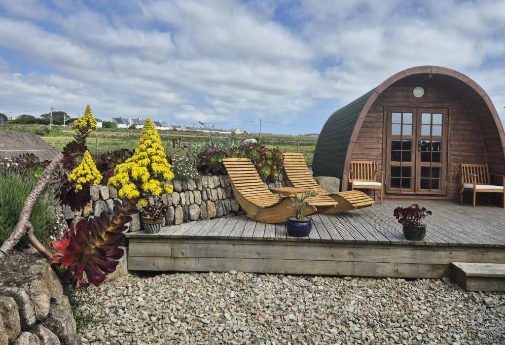 Cape Cornwall Pod with vast sea views, St Just (updated prices 2025)
