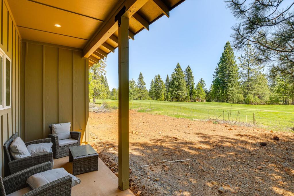 Lake Almanor的2 Mi to Lake Almanor Home with Golf Course Views!（2026 年最新房價）