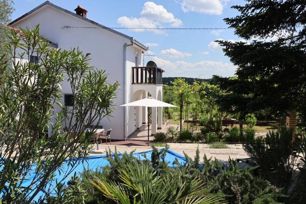 Summer House - Adonis, Čitluk (precios actualizados 2025)