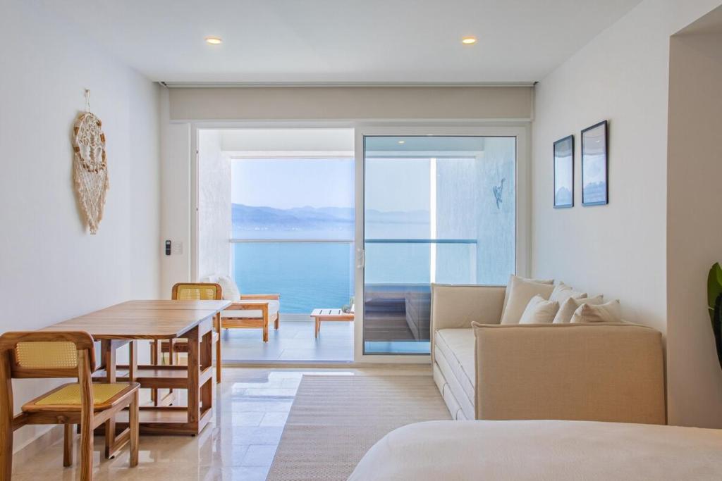 OCEAN FRONT APT - Majestic views - Close to Malecon, Puerto Vallarta ...