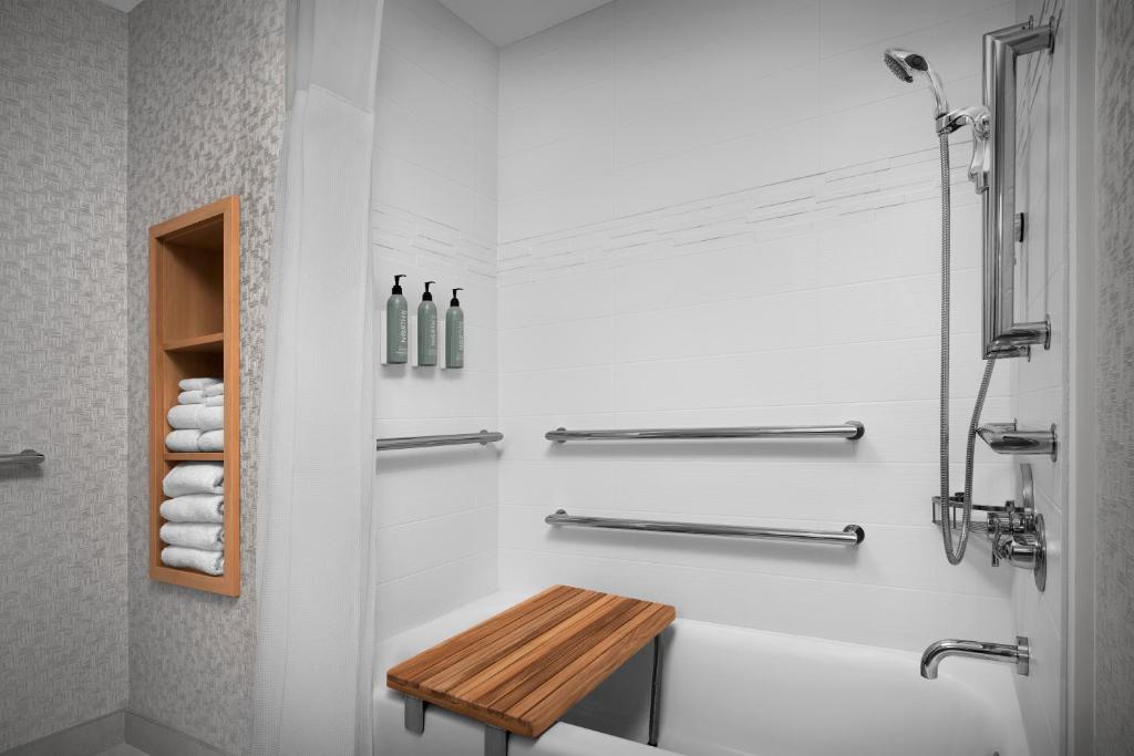 Residence Inn by Marriott Seattle Northgate Station, Seattle (updated ...
