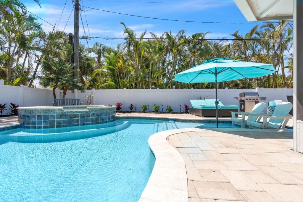 Coral Beach Home, Holmes Beach (updated prices 2026)