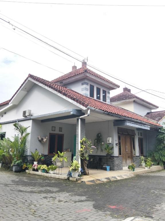 Homestay Lilo Lila, Purwosari (preços atualizados para 2026)