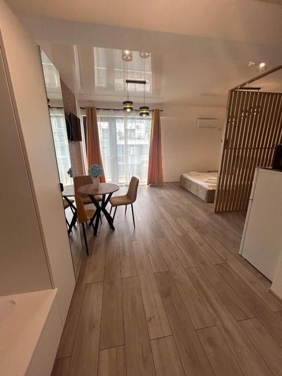 Studio 606 B2 ALMAR LUXURY RESIDENCE-Renting Apartments & Free Pool ...