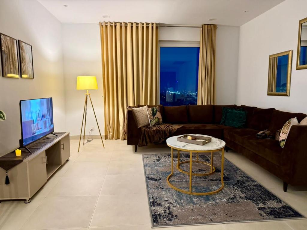 High Rise Executive Luxurious Apartments Facing Centaurus Mall - LMY ...