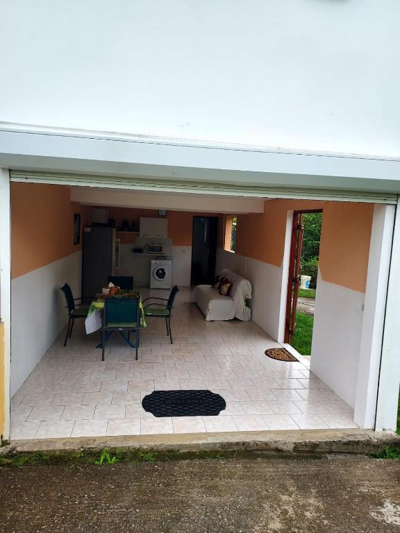 Prune café, Le Moule (updated prices 2025)