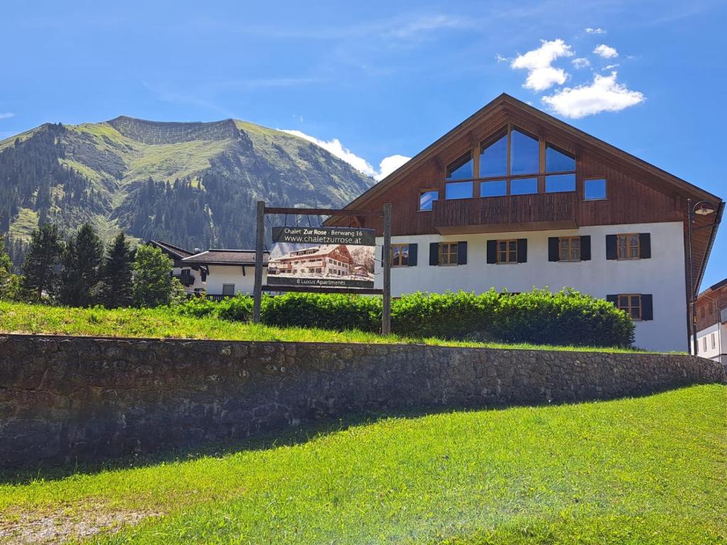Chalet Zur Rose in Berwang bij de piste, Berwang (prezzi aggiornati per ...