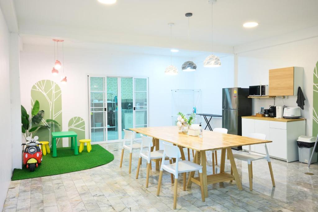 Eco-friendly house near street food quiet area, Chiang Mai (updated ...