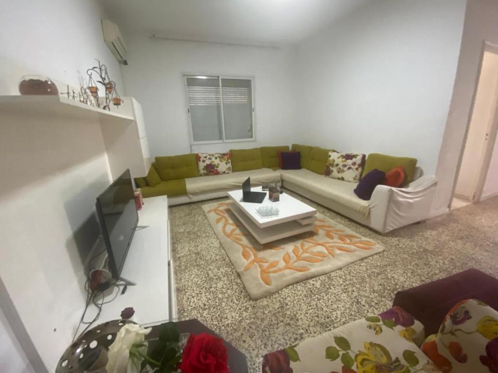 Rez de chaussée à l'Aouina, El Aouina (precios actualizados 2025)