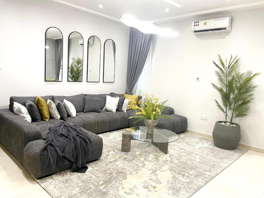 ET Luxe Abode, Private Pool, Starlink WiFi, Generator, Washer and Dryer ...