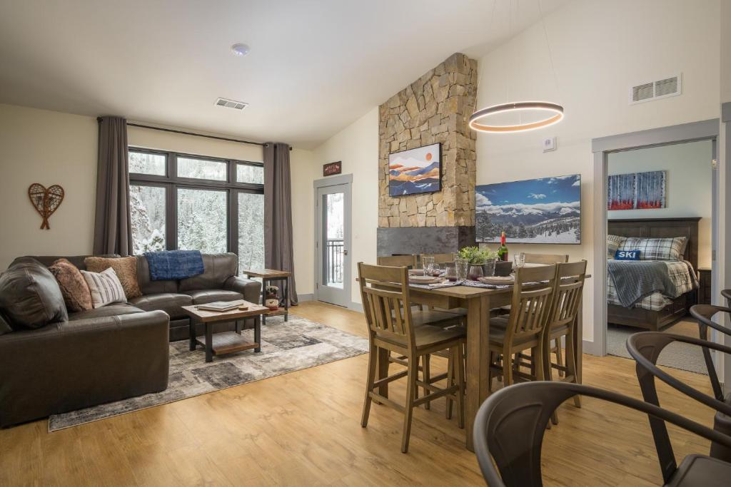Timber Fox 1403 downtown Winter Park - Community Hot Tub, Winter Park ...