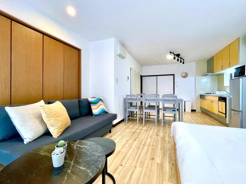 85 sqm, 2 bathrooms, Large living room for families, 13 minutes to ...