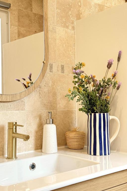 Les cabanes d'Anima - Suite Verveine - 30m from beach, Six-Fours-les ...