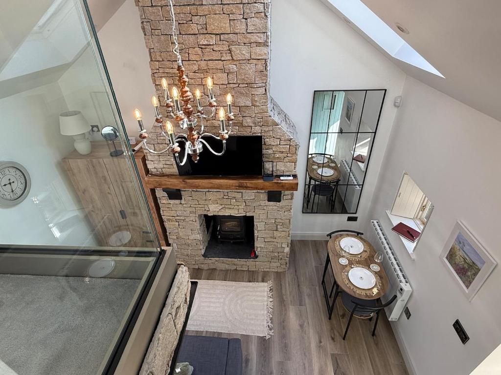 Holly Cottage Cozy Loft, Aghade Bridge (updated prices 2025)