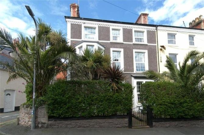 Vale house Family Home in Central Llandudno, Llandudno (updated prices ...