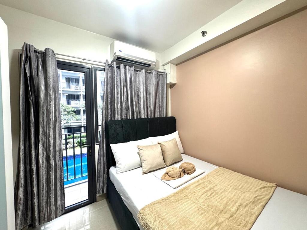 Shore 2 Residences Room 360 POOL VIEW by Prime Stay MOA, Manila ...