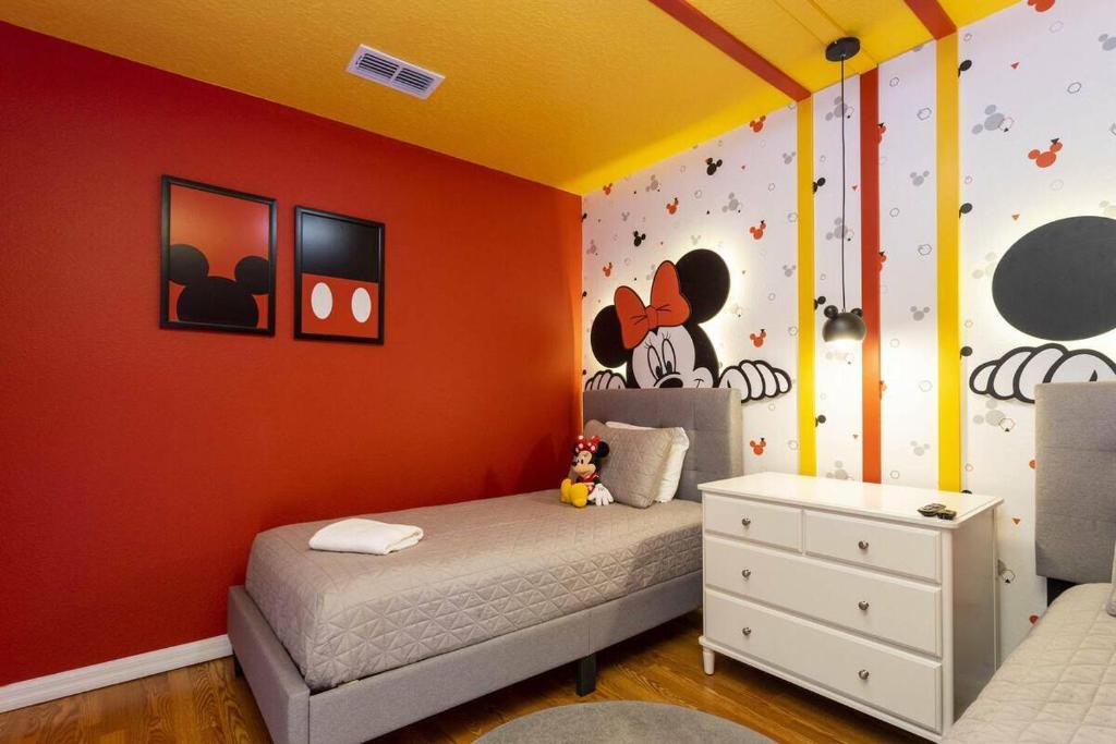 Beautiful 4 Bedroom Pool Home Near Disney, Kissimmee की (2026 के लिए ...