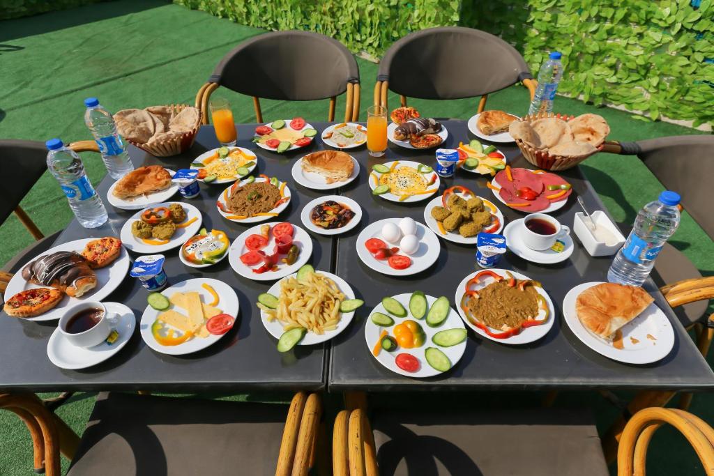 Zoser Pyramids View Inn, Кайро (обновени цени за 2025 г.)