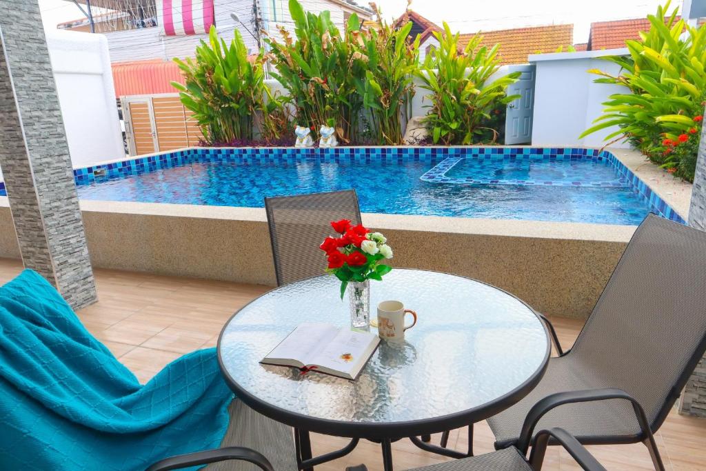 Pattaya Luxury Villa, 5BR 6BA, Private Pool with Jacuzzi Cityhouse54 ...